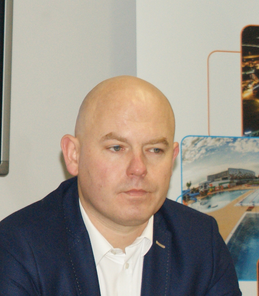 e-legnickie.pl - Dłubała prezesem Mundo